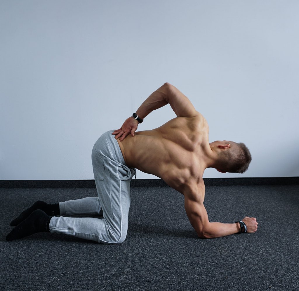 Daily back stretches | Back stretching techniques | Caliathletics